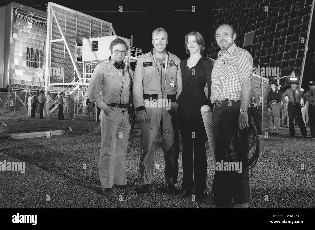 The man who fell to earth jim lovell hi-res stock photography and ...