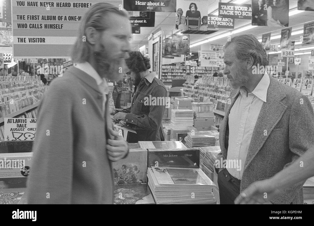 The Man who Fell to Earth (1976 Stock Photo - Alamy