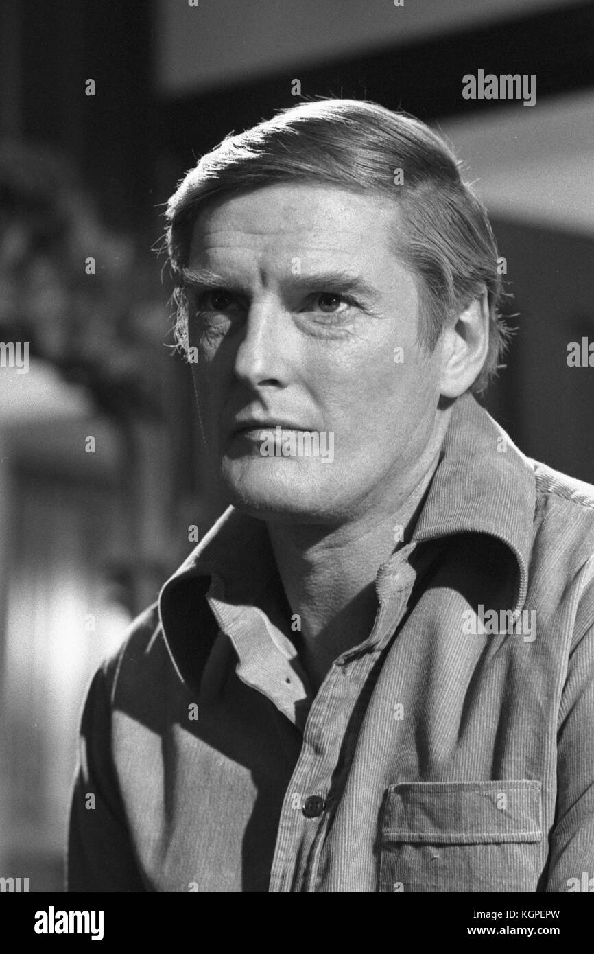 The Man who Fell to Earth (1976 Stock Photo - Alamy