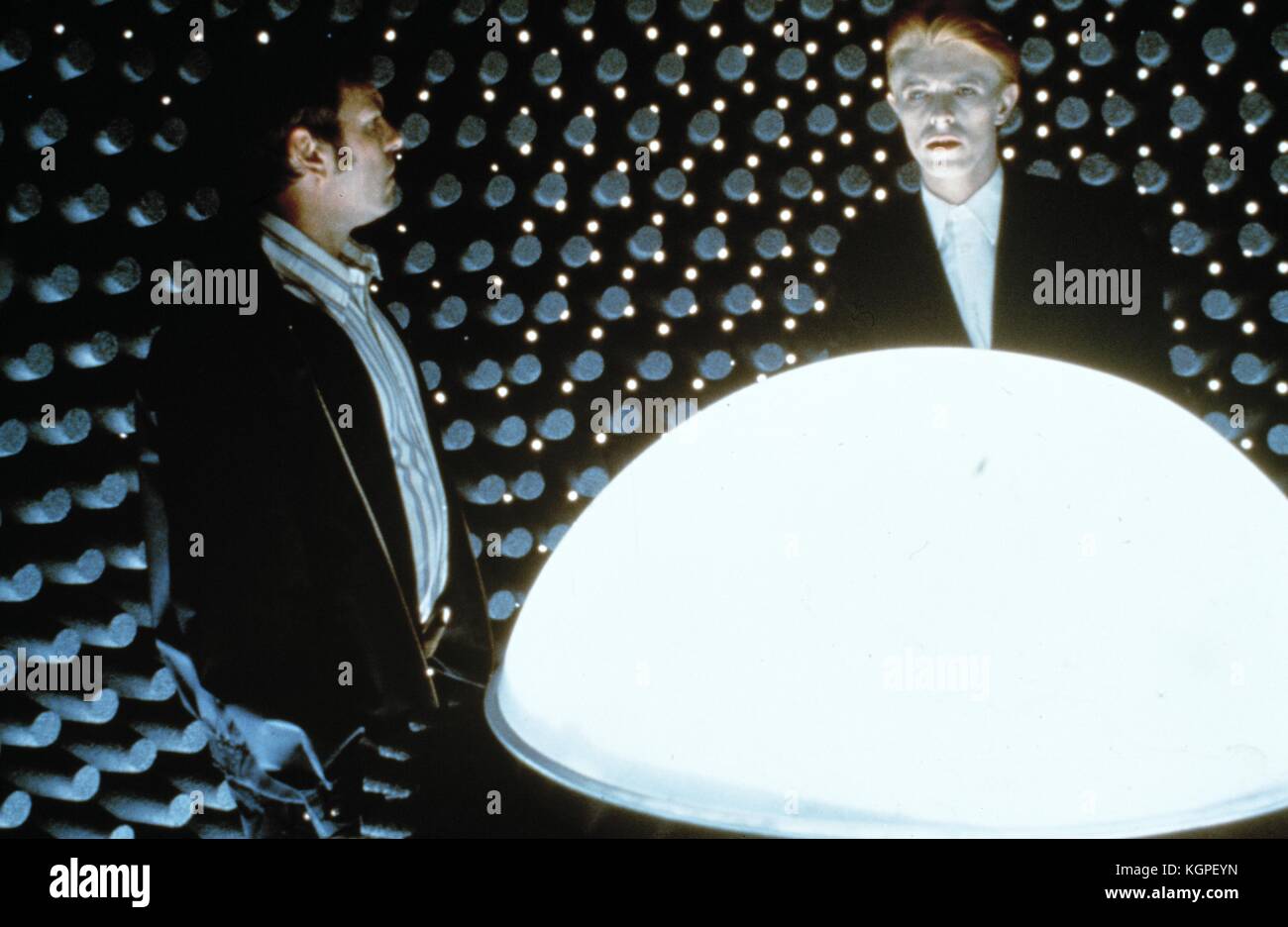 The Man who Fell to Earth (1976) , David Bowie, Rip Torn Stock Photo ...