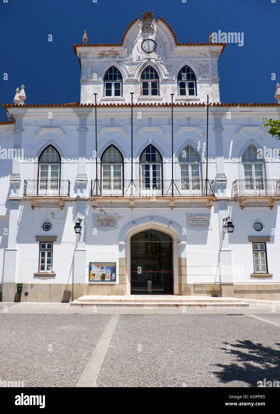 EVORA, PORTUGAL - JULY 01, 2016: Town Hall on the Plaza of Sertorio. It ...