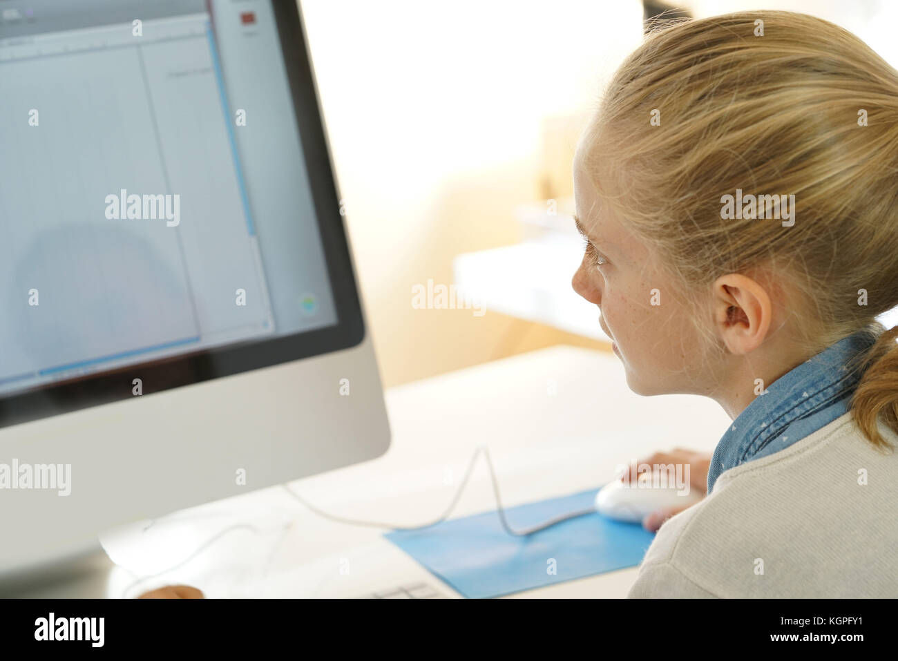 10 years old pupil classroom hi-res stock photography and images - Alamy