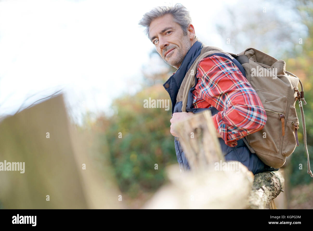 Man leaning on country fence hi-res stock photography and images - Alamy