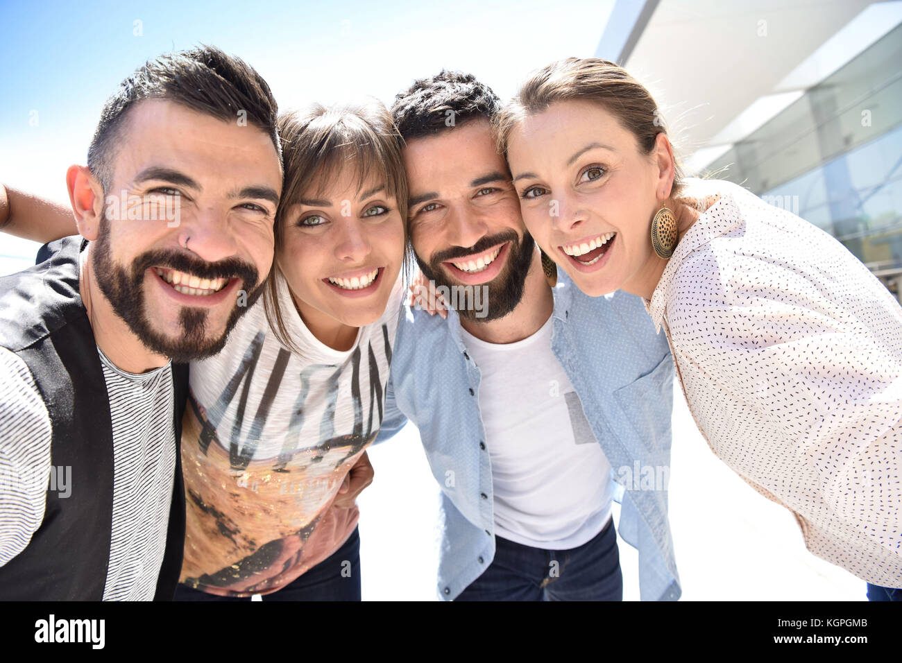 Group of friends looking at camera hi-res stock photography and images ...