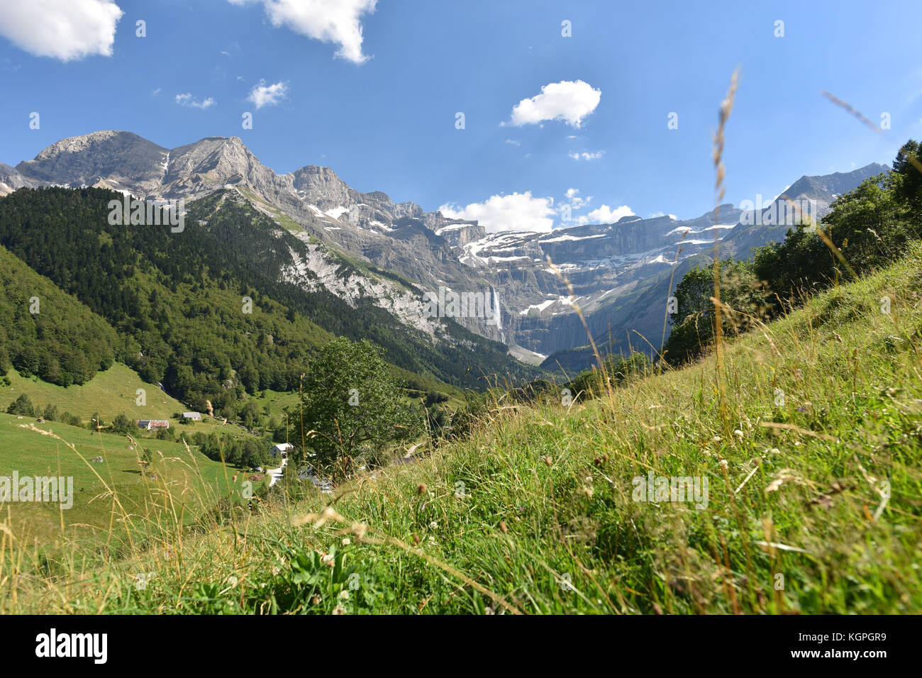 Cirque de Gavarnie, Pyrenees mountains, France Stock Photo - Alamy