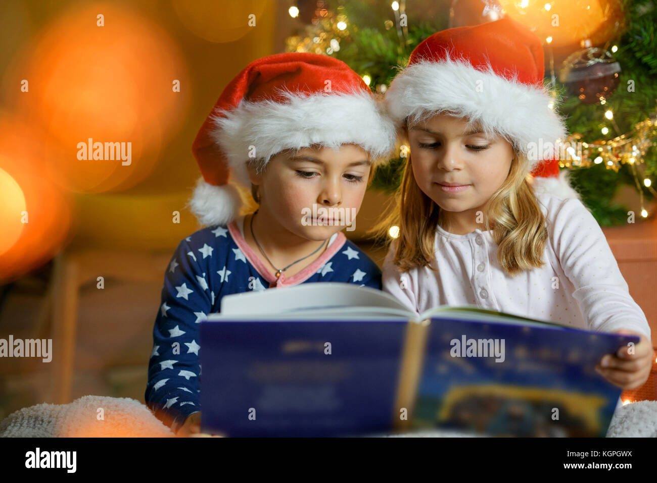 Children christmas book hi-res stock photography and images - Alamy