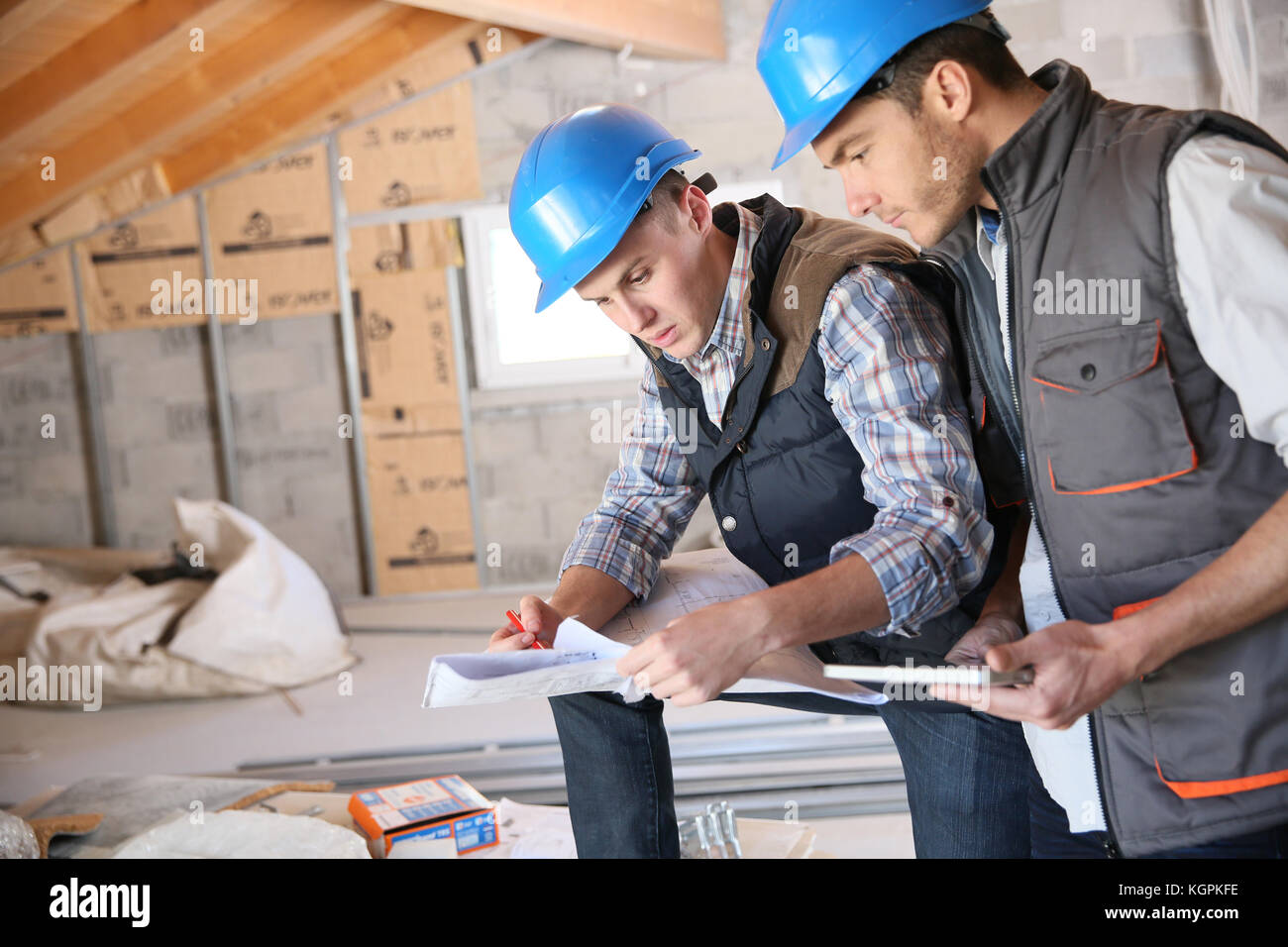 Construction engineers meeting on site Stock Photo - Alamy