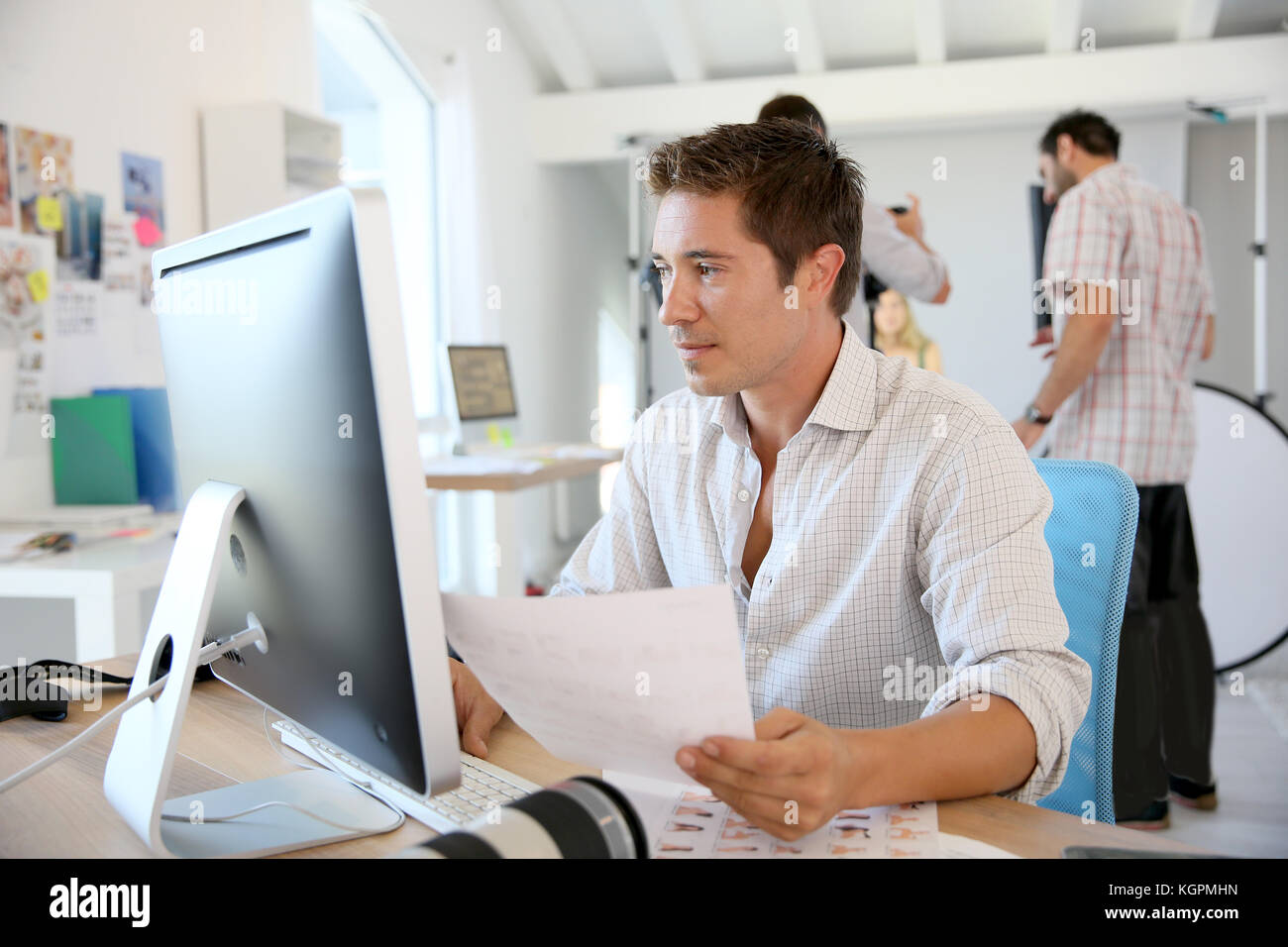 Ad agency hi-res stock photography and images - Alamy