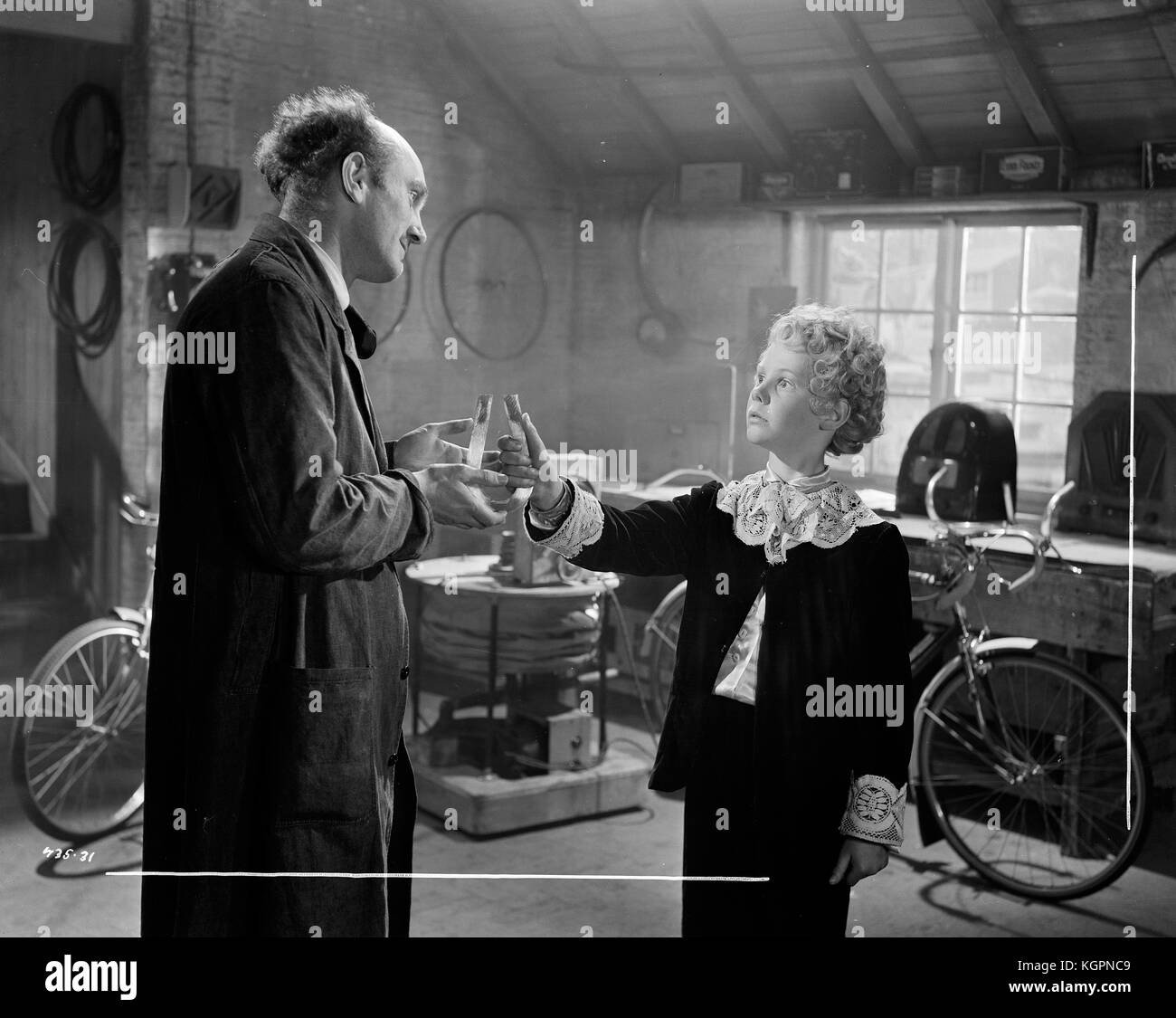 The Magnet (1950) , Meredith Edwards Stock Photo - Alamy