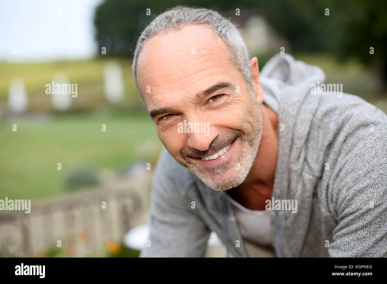 Attractive countryside hi-res stock photography and images - Alamy