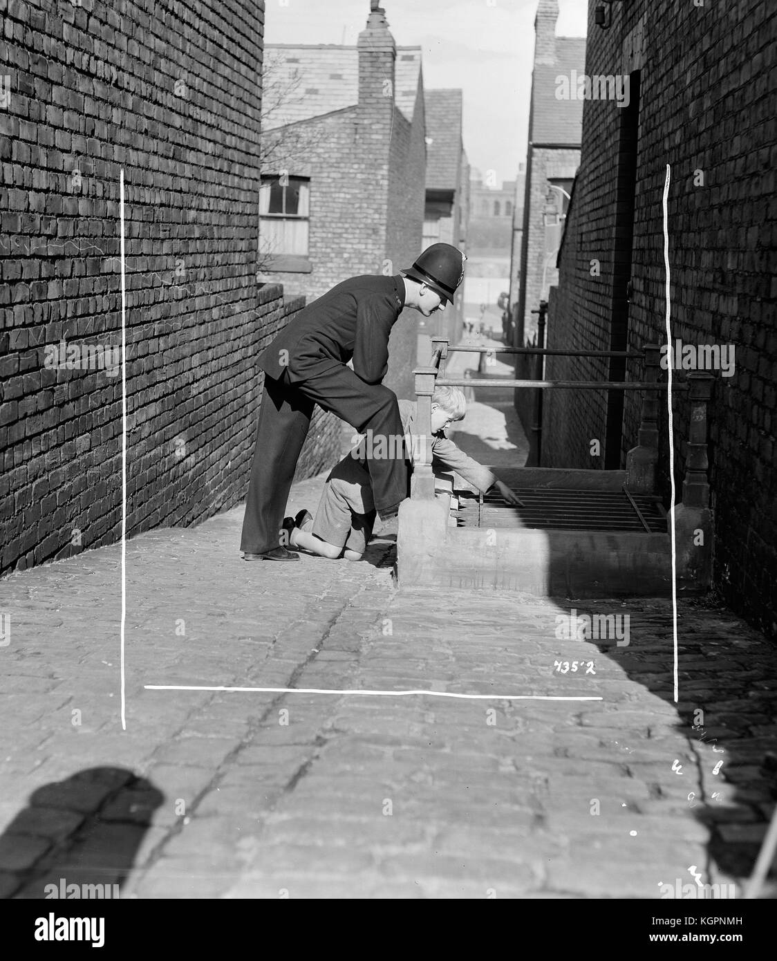 The Magnet (1950 Stock Photo - Alamy