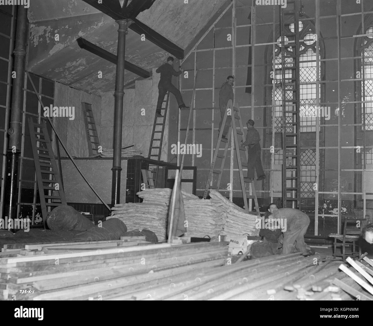 The Magnet (1950 Stock Photo - Alamy