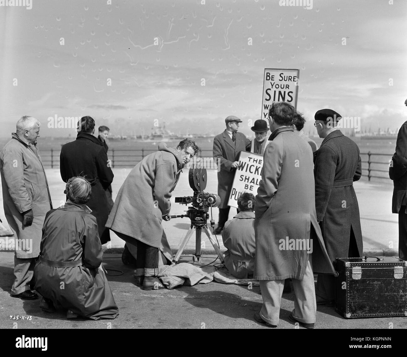 The Magnet (1950 Stock Photo - Alamy