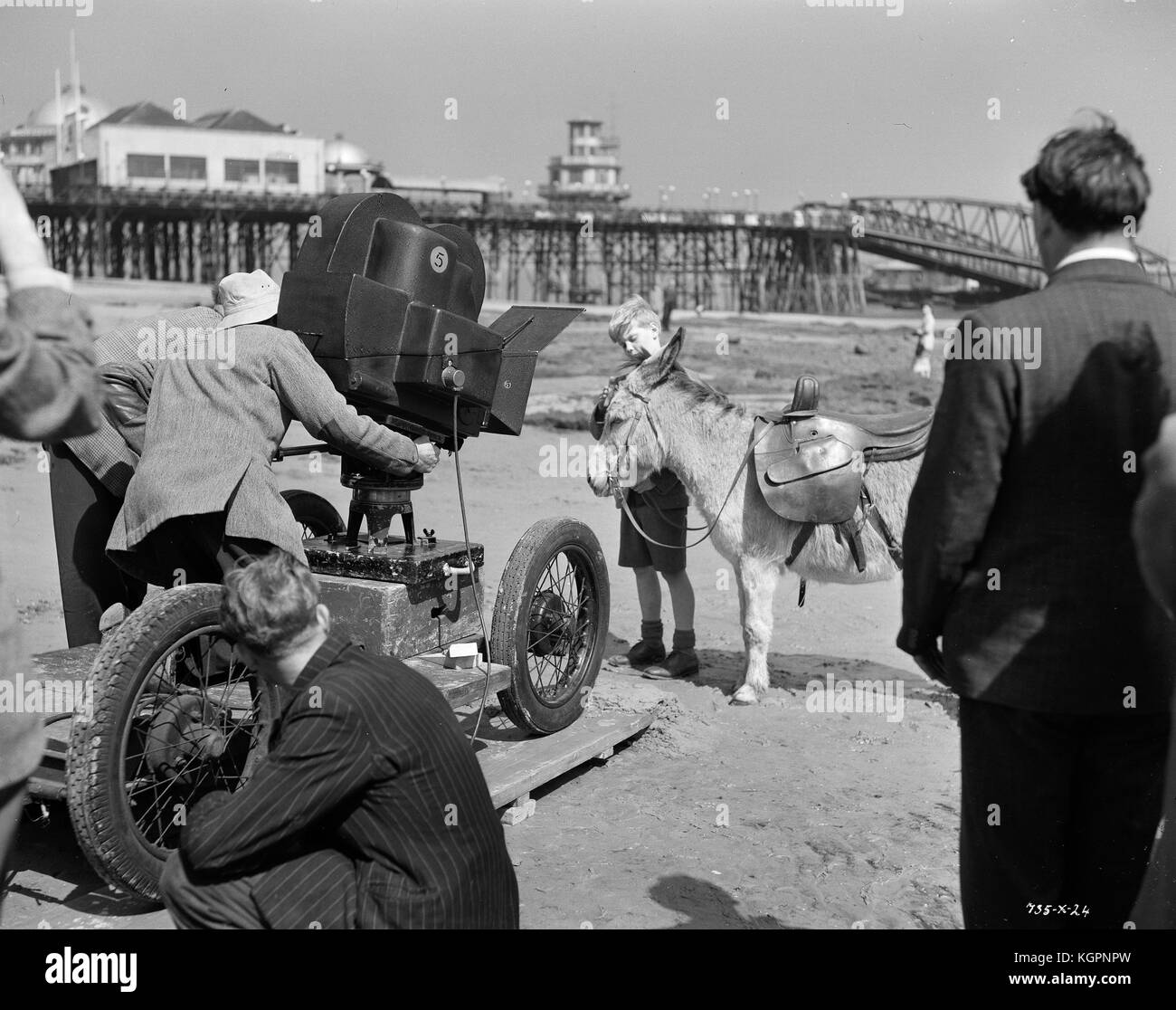 The Magnet (1950 Stock Photo - Alamy