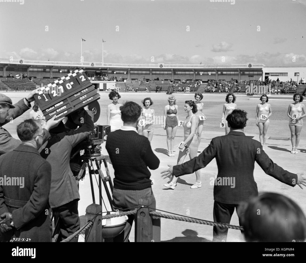 The Magnet (1950 Stock Photo - Alamy