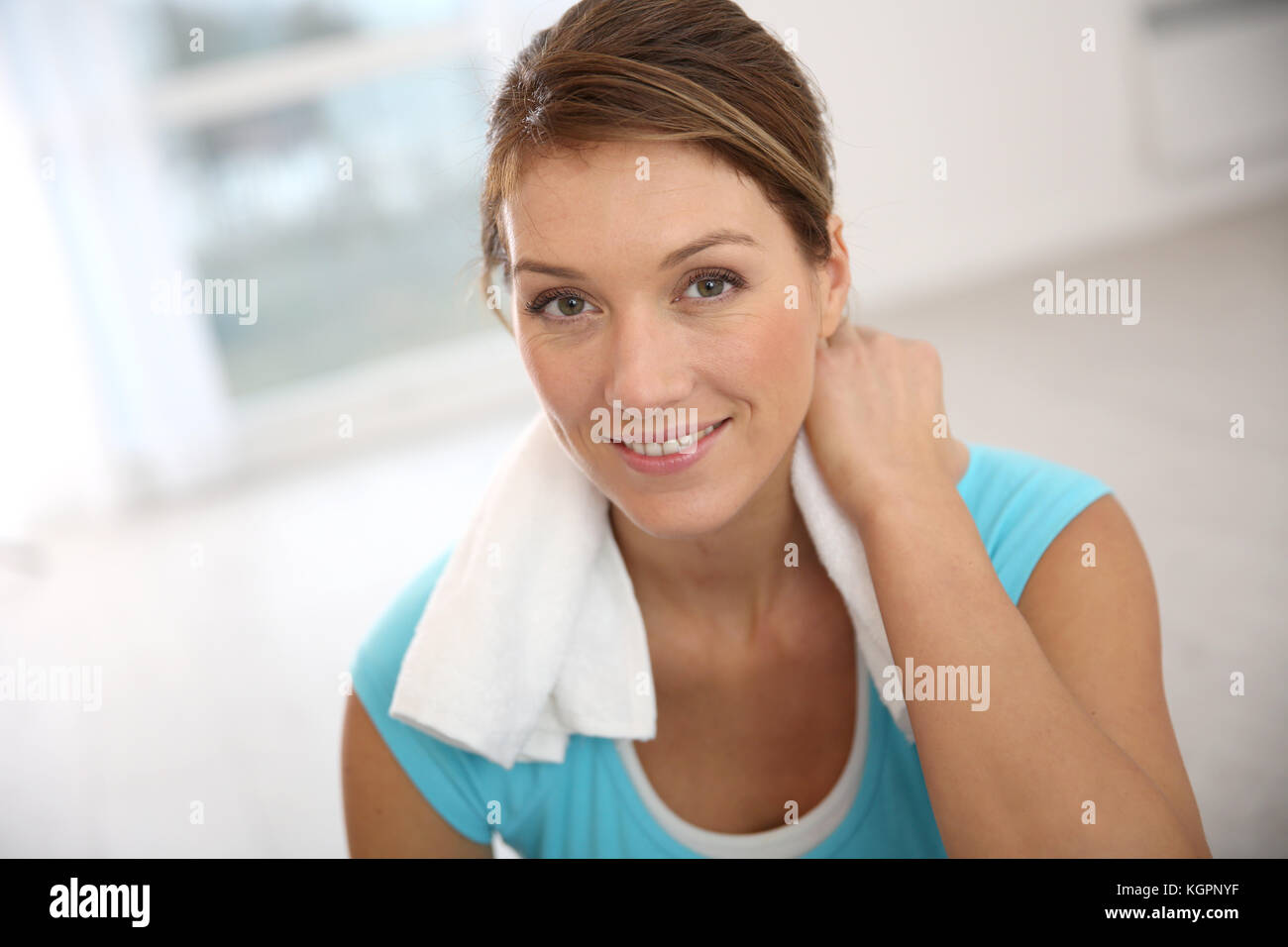 Beautiful fitness girl towel hi-res stock photography and images - Alamy