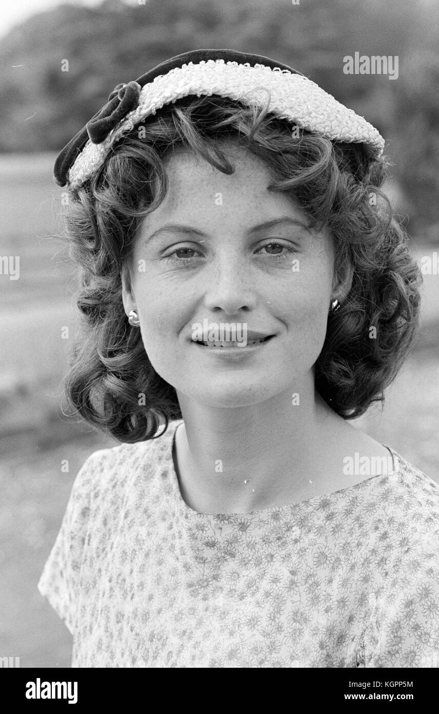 The Mirror Crack'd (1980) , Maureen Bennett Date: 1980 Stock Photo - Alamy