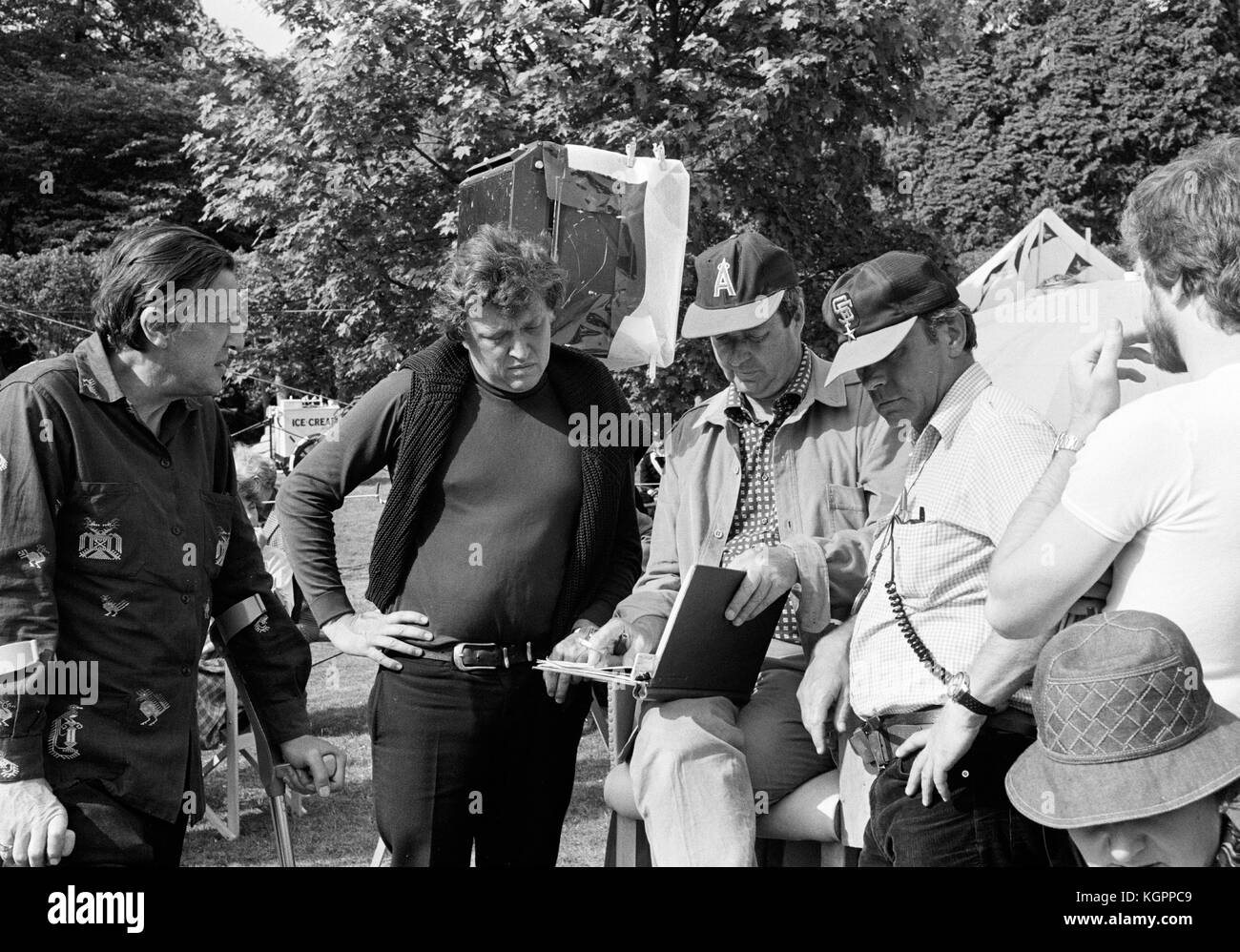 The Mirror Crack'd (1980) , Film director Guy Hamilton Date: 1980 Stock ...