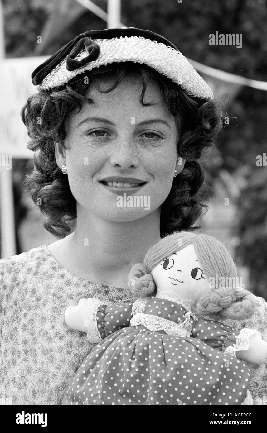 The Mirror Crack'd (1980) , Maureen Bennett Date: 1980 Stock Photo - Alamy