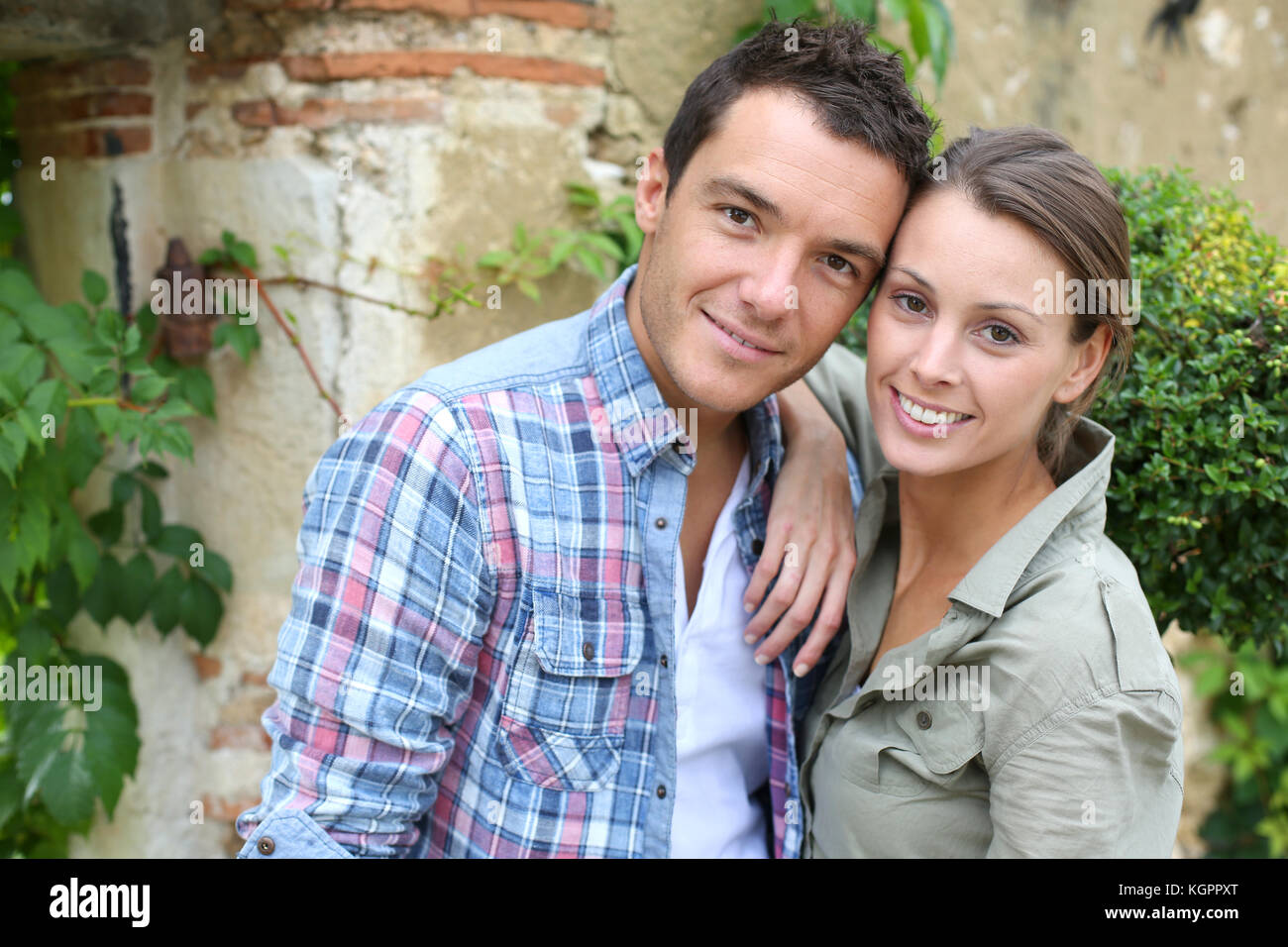 Portrait of sweet couple in countryside Stock Photo - Alamy