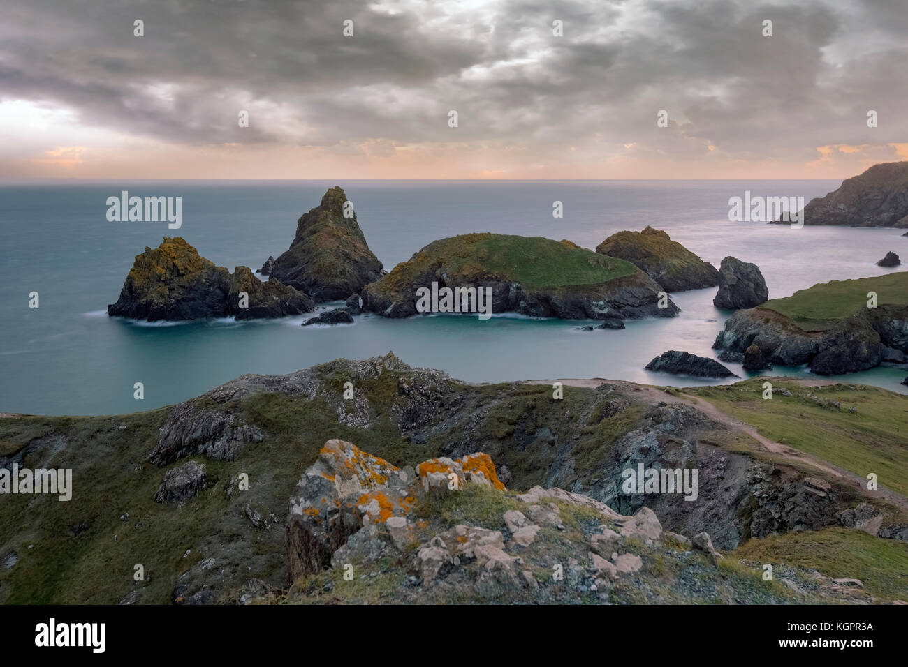 Kynance Cove, Lizard Peninsula, Cornwall, England, UK Stock Photo - Alamy