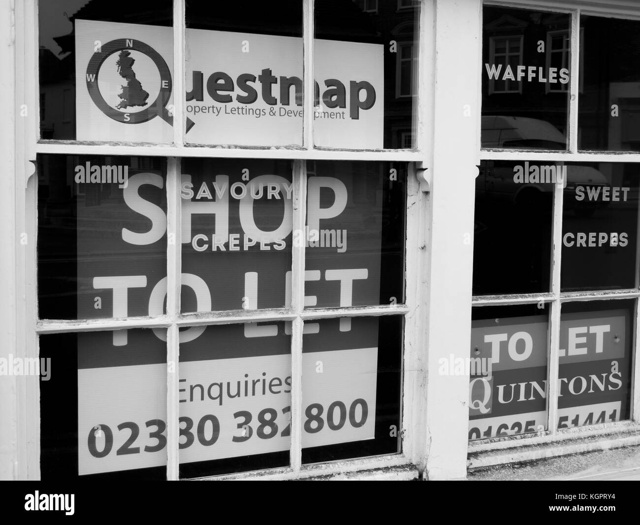To let shop window Black and White Stock Photos & Images - Alamy