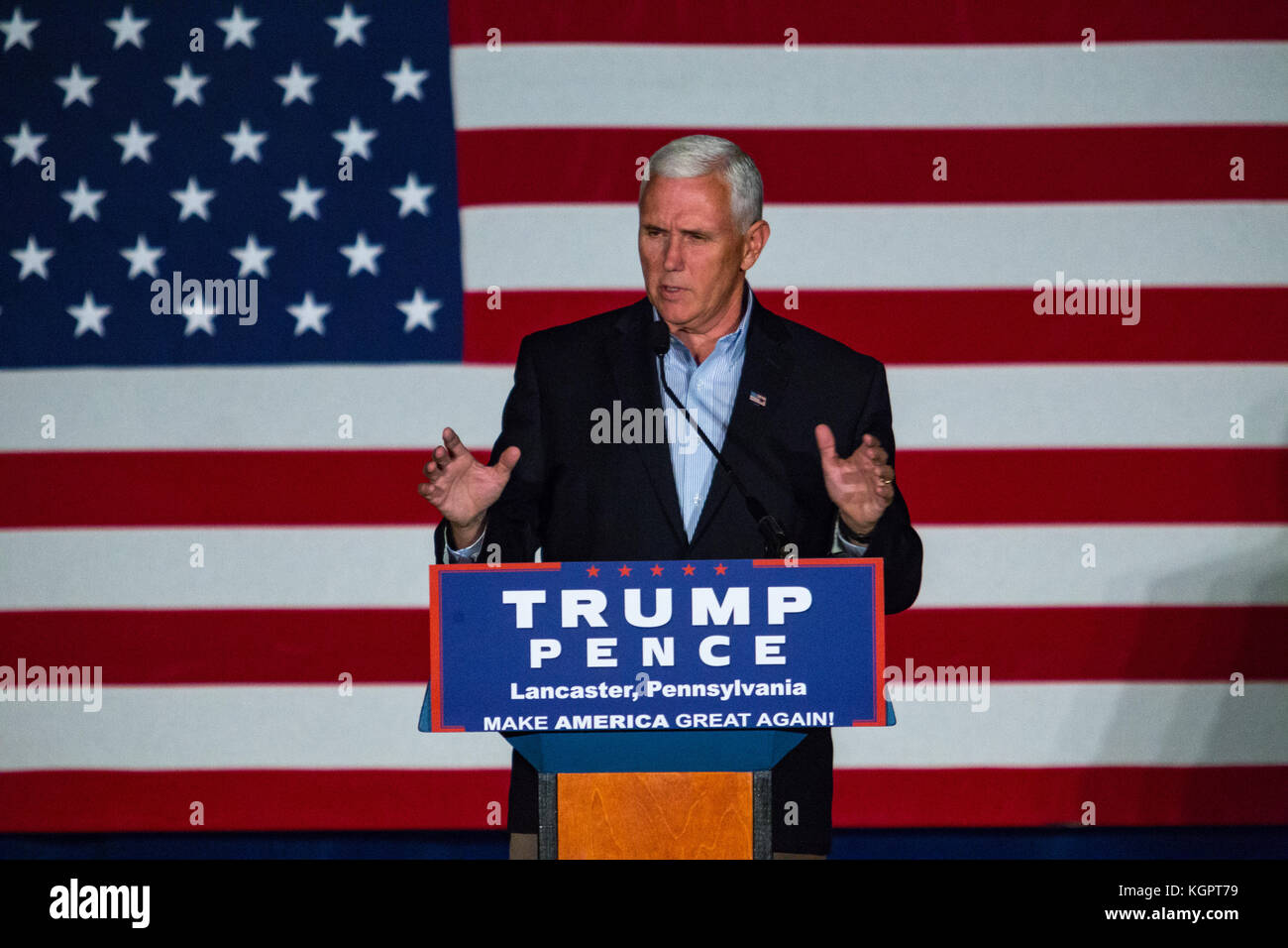 Mike pence 2016 hi-res stock photography and images - Alamy