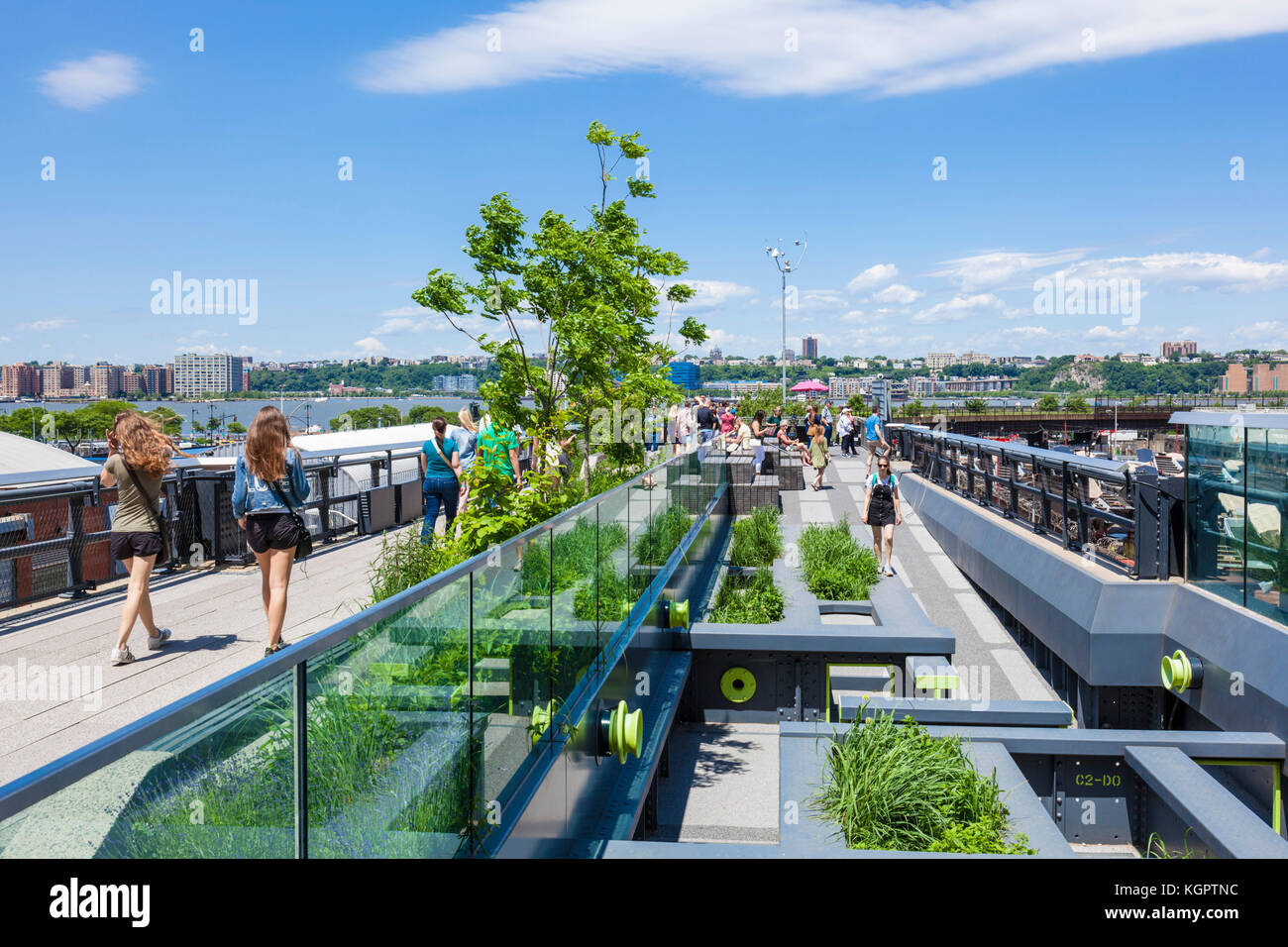 High line new york hi-res stock photography and images - Alamy