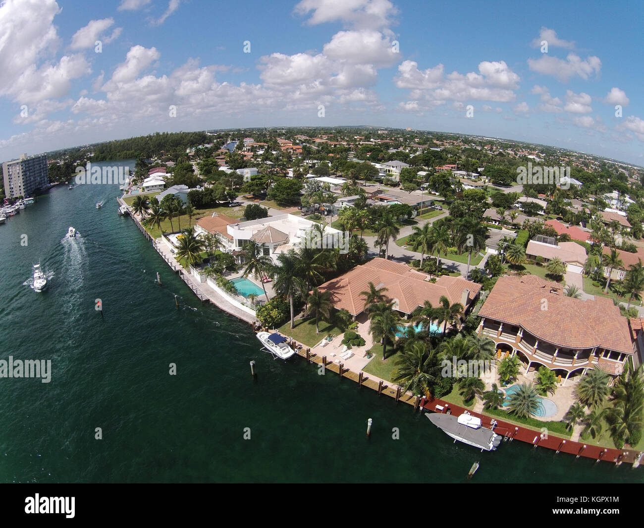 Luxury Waterfront Homes High Resolution Stock Photography and Images ...