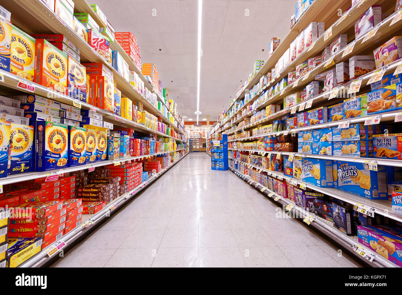 A Typical Food Store Or Supermarket In The USA Stock Photo Alamy