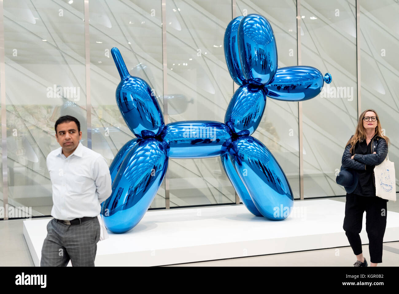 LOS ANGELES, CA - February 5, 2017: Balloon Dog by Jeff Koons at The ...