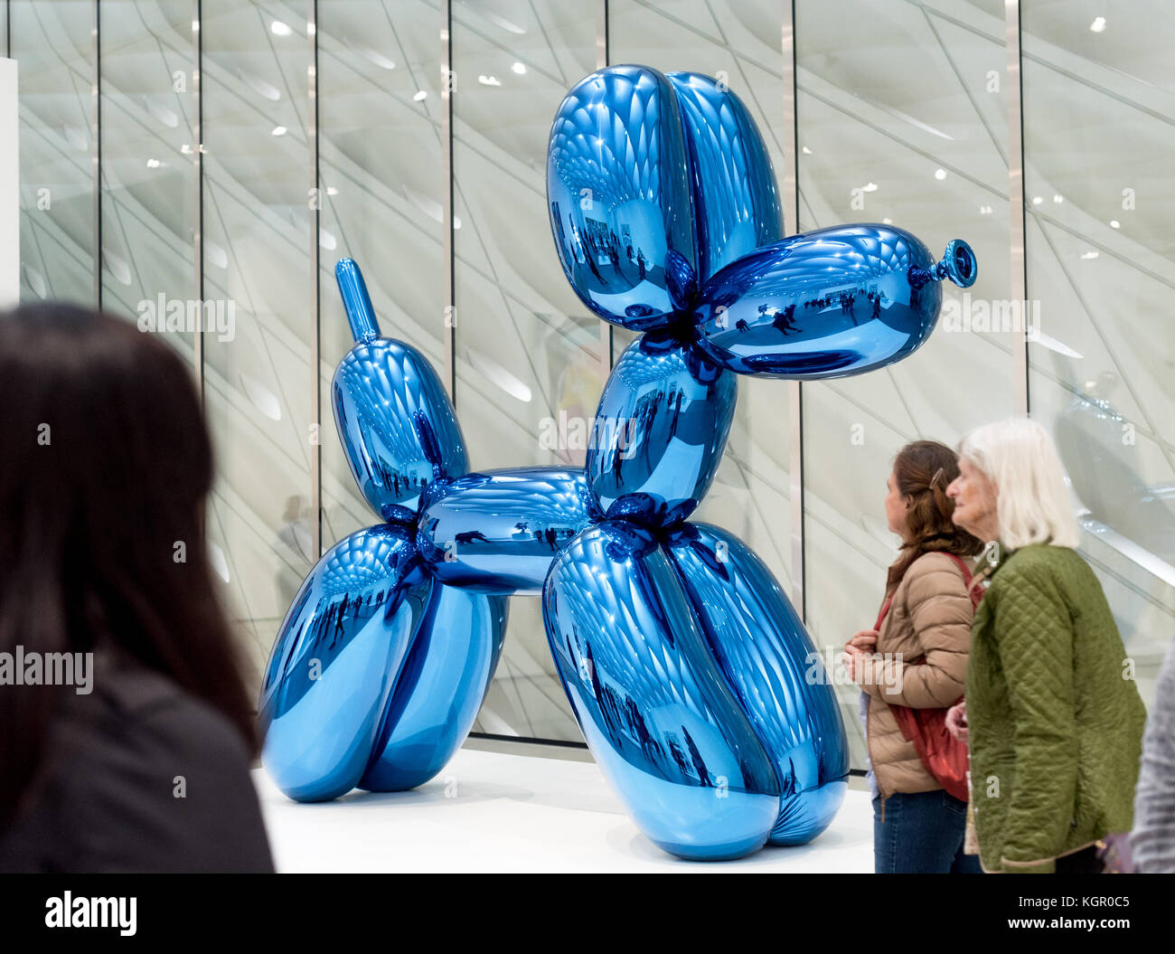 Koons balloon dog the broad hi-res stock photography and images - Alamy
