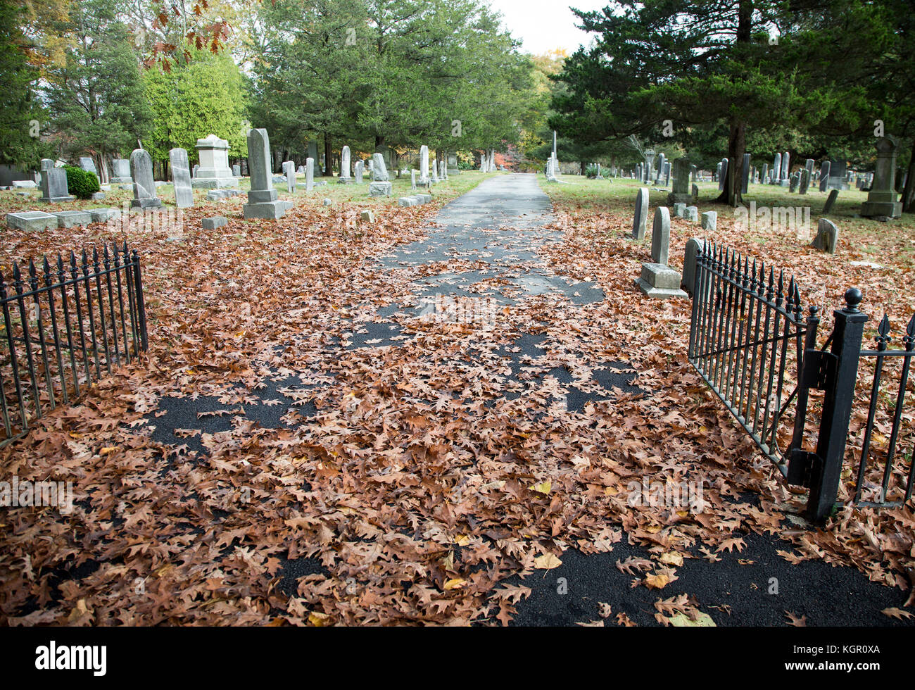 Old graveyard gate hi-res stock photography and images - Alamy