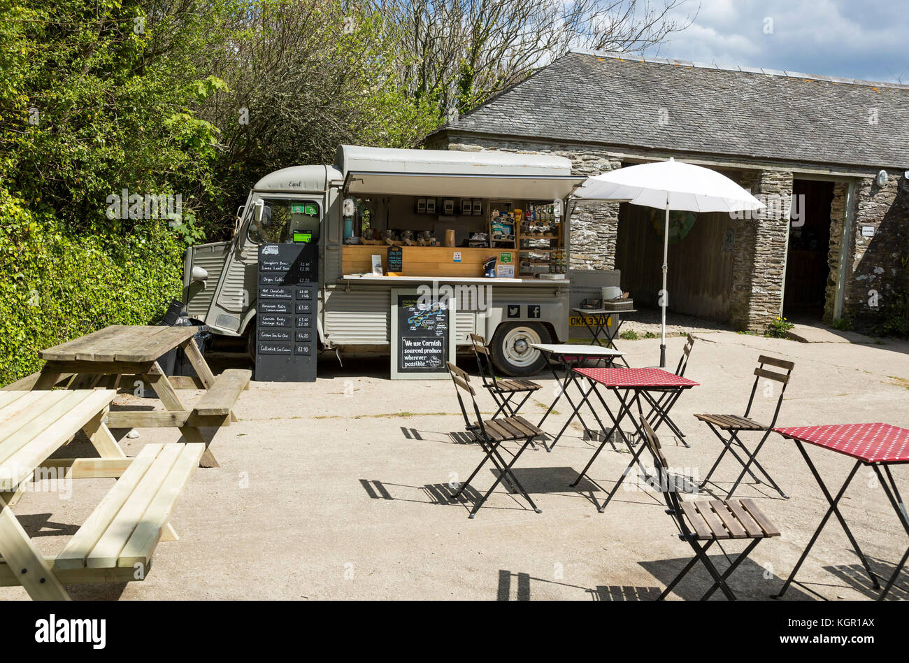 Mobile catering van hi-res stock photography and images - Alamy