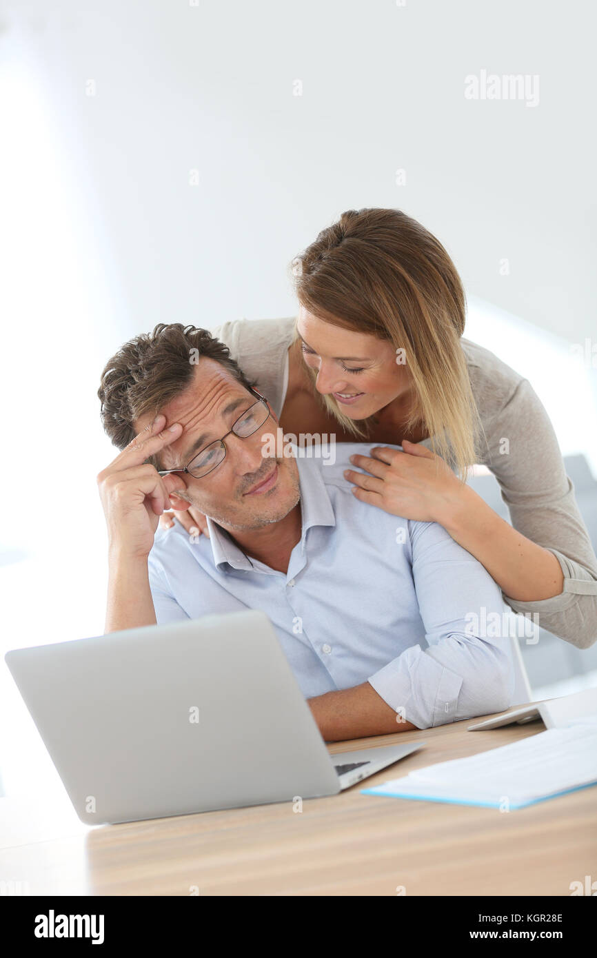 Woman 40s worried man hi-res stock photography and images - Alamy