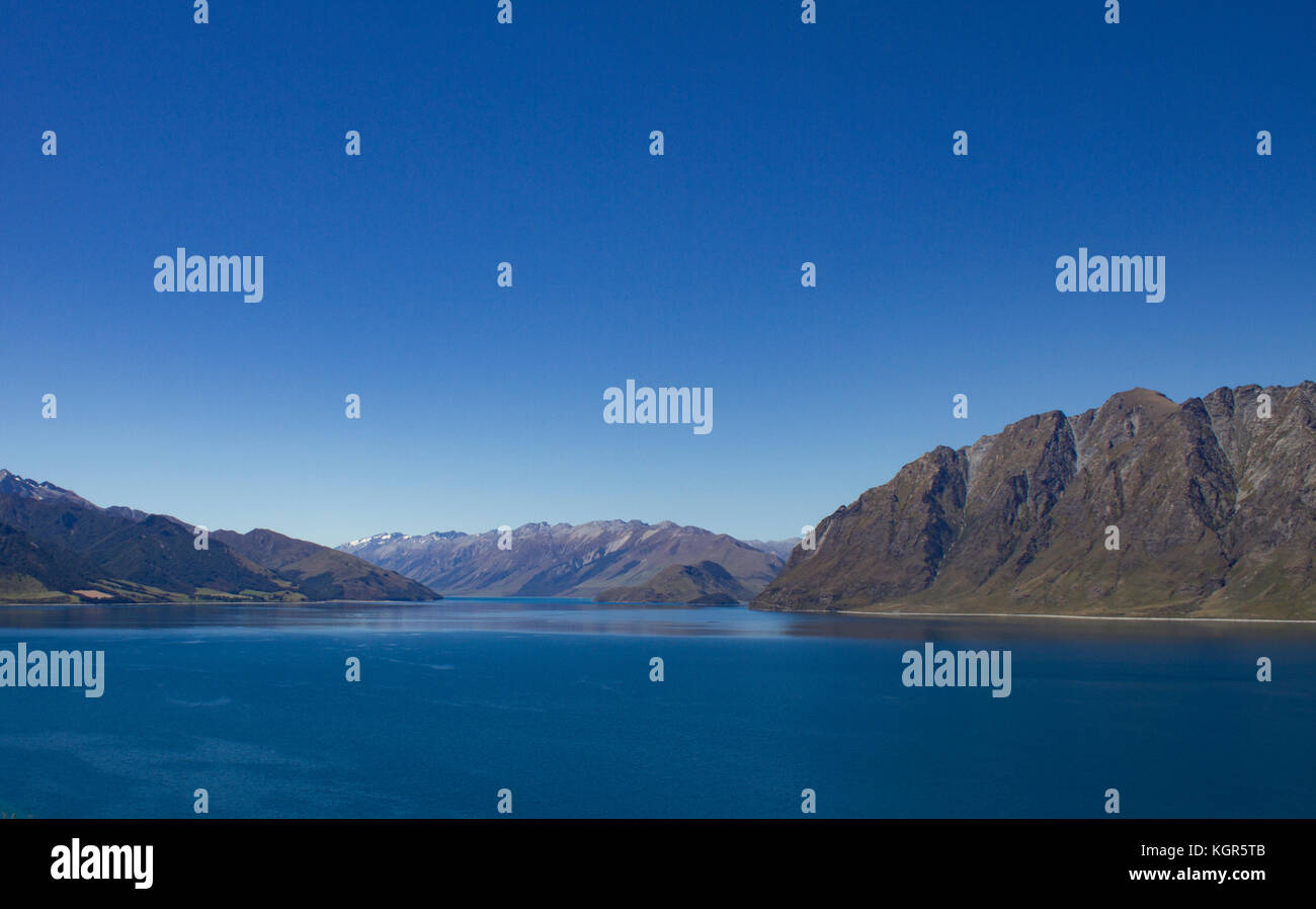 Lake Hawea in South Island New Zealand Stock Photo - Alamy