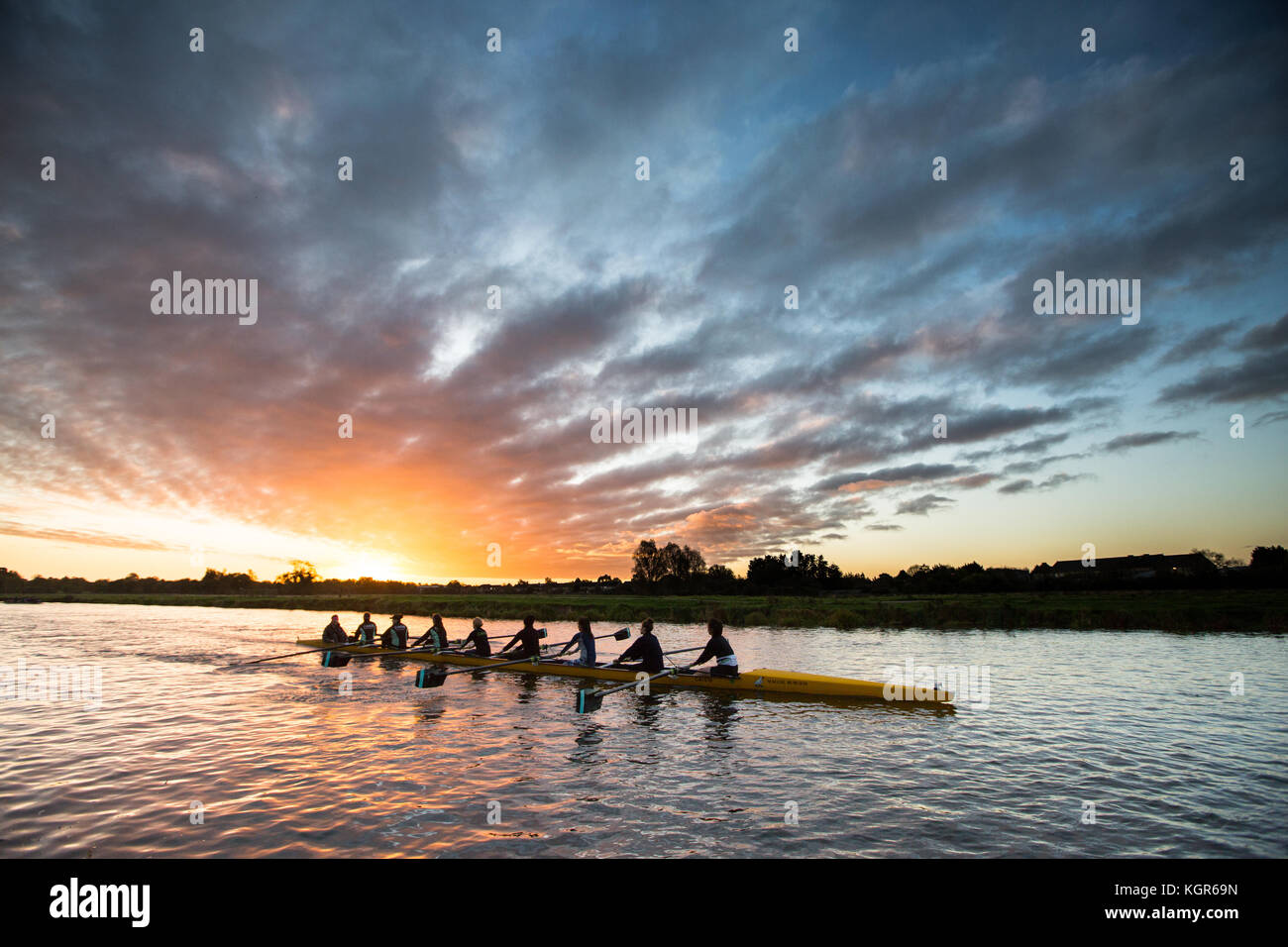 Cambridge University students rowing on the River Cam in Cambridge at ...