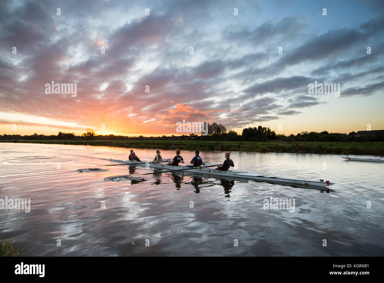Cambridge University students rowing on the River Cam in Cambridge at ...