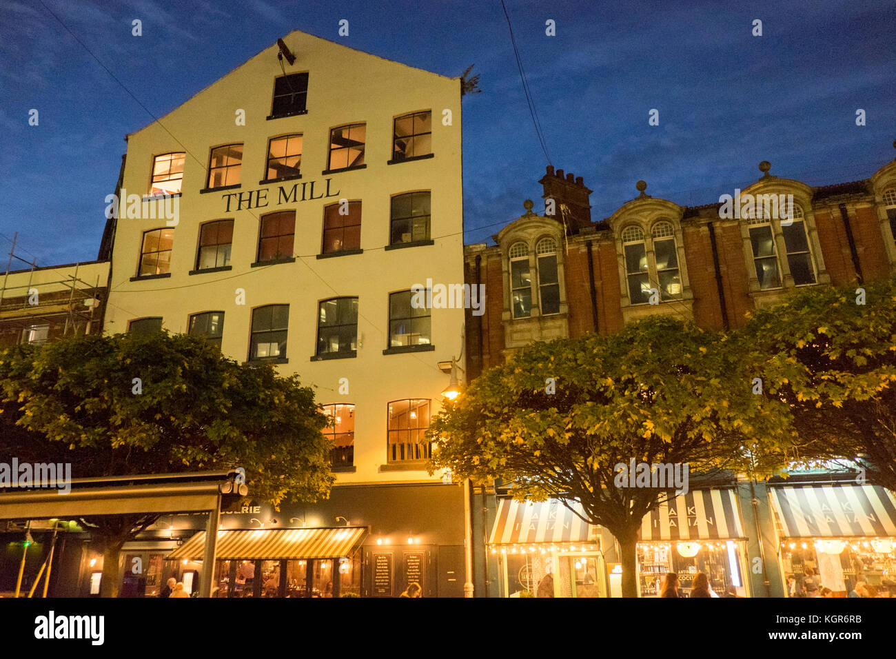 Cardiff nightlife hi-res stock photography and images - Alamy