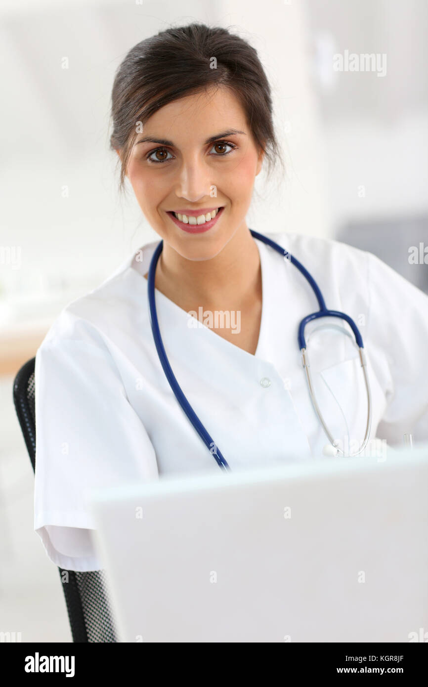 Student nurse medical uniform hi-res stock photography and images - Alamy