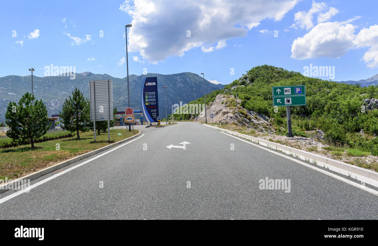Premium gas station hi-res stock photography and images - Alamy