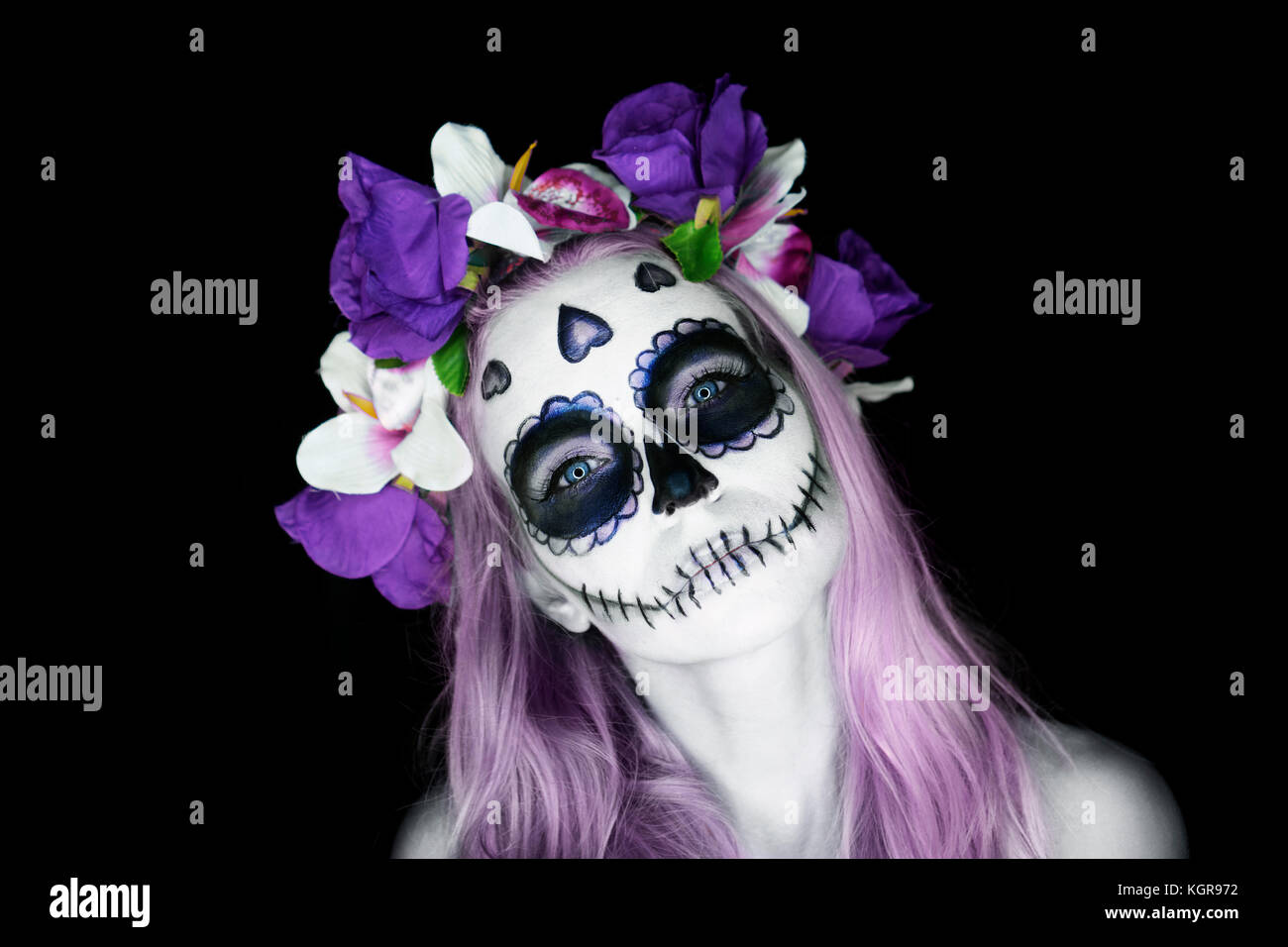 Bloody scary looking zombie girl hi-res stock photography and images ...