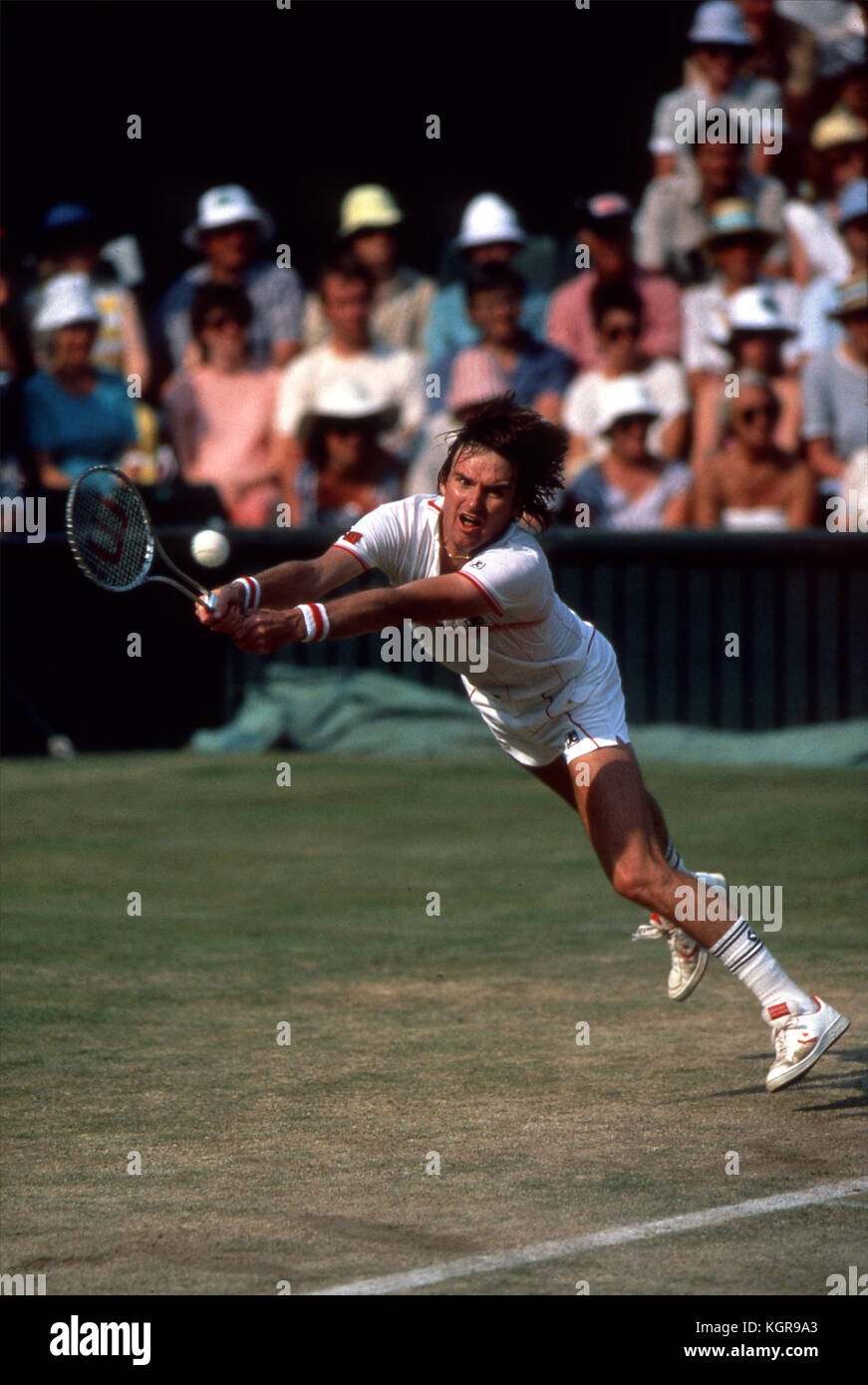 Jimmy connors competing 1980s hi-res stock photography and images - Alamy