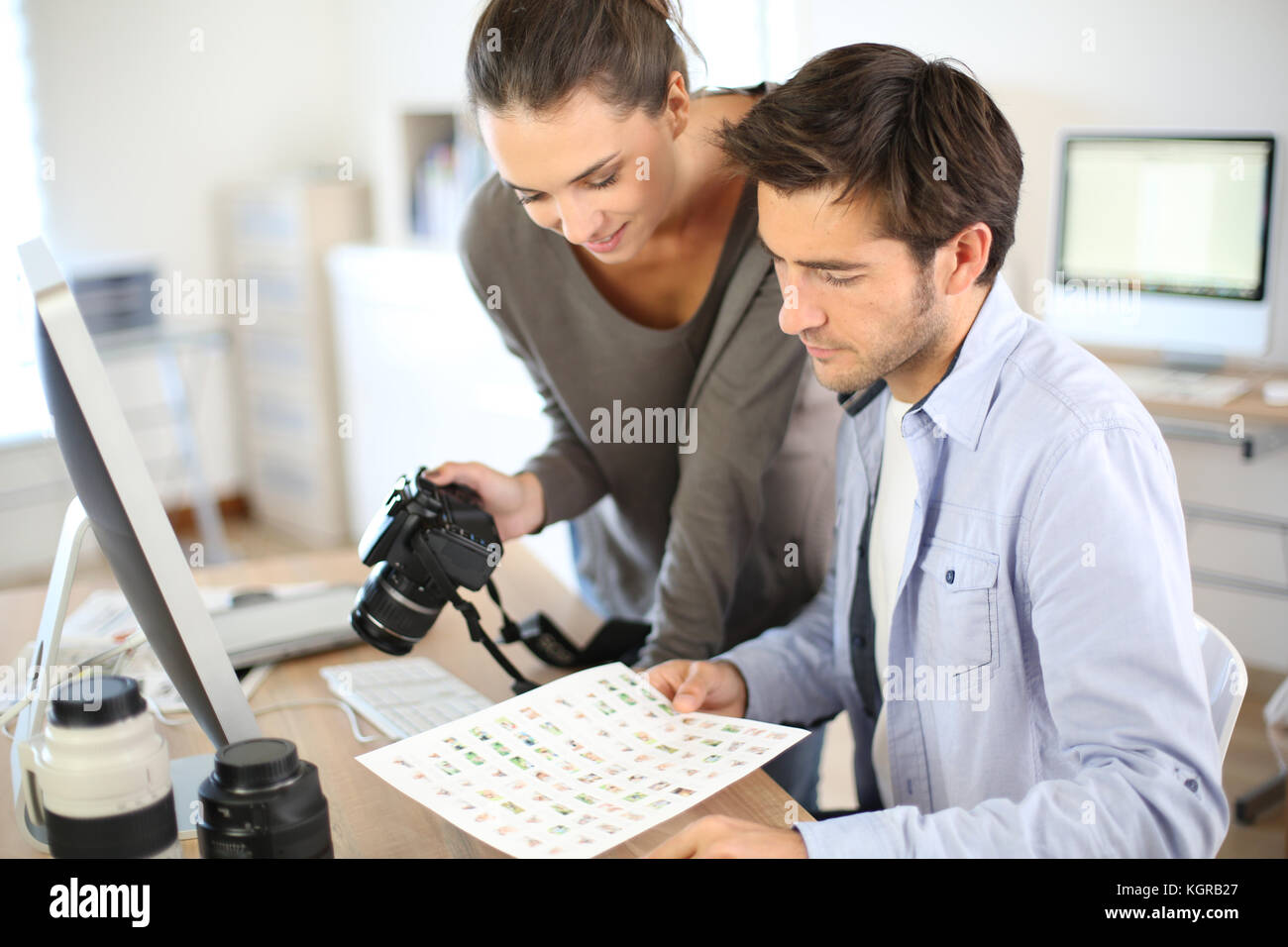 Journalist office computer hi-res stock photography and images - Alamy