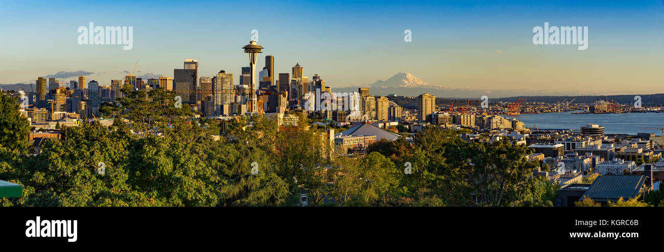 Queen anne neighborhood hi-res stock photography and images - Alamy