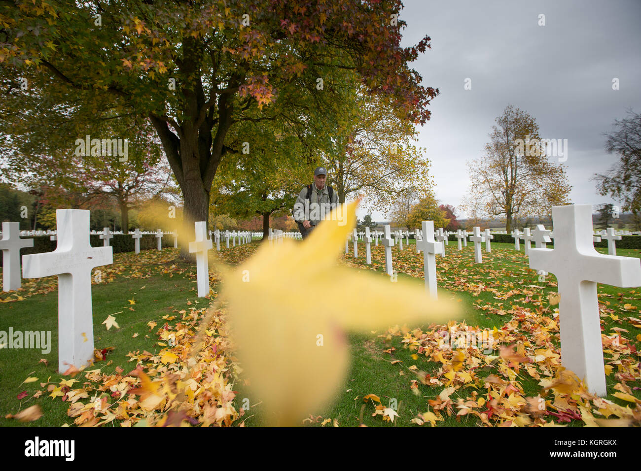 Looking after graves hi-res stock photography and images - Alamy