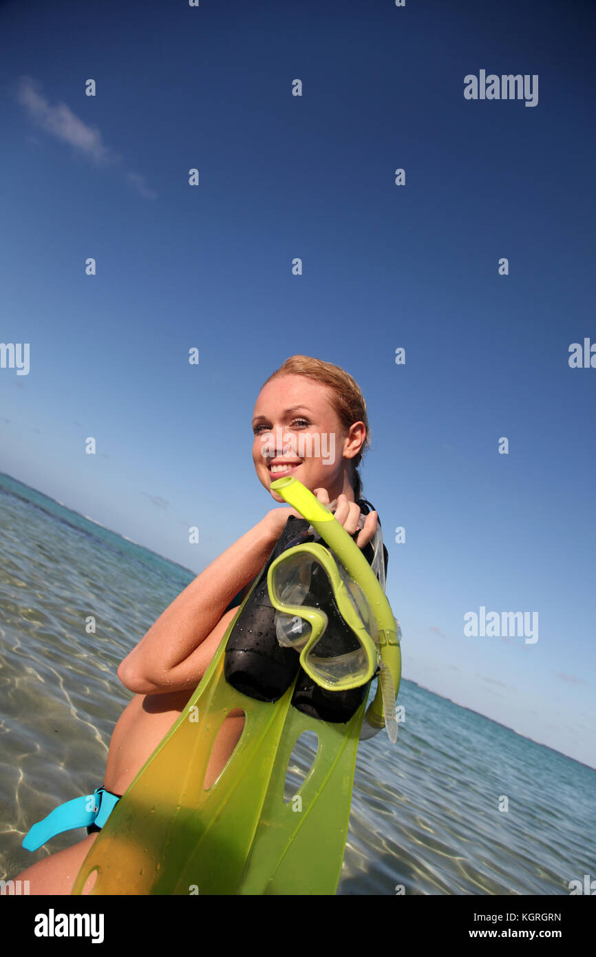 Girl diving into water hi-res stock photography and images - Alamy