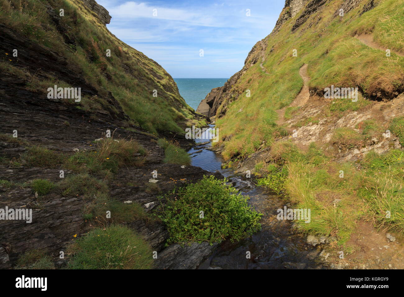 Stream cutting through rock hi-res stock photography and images - Alamy