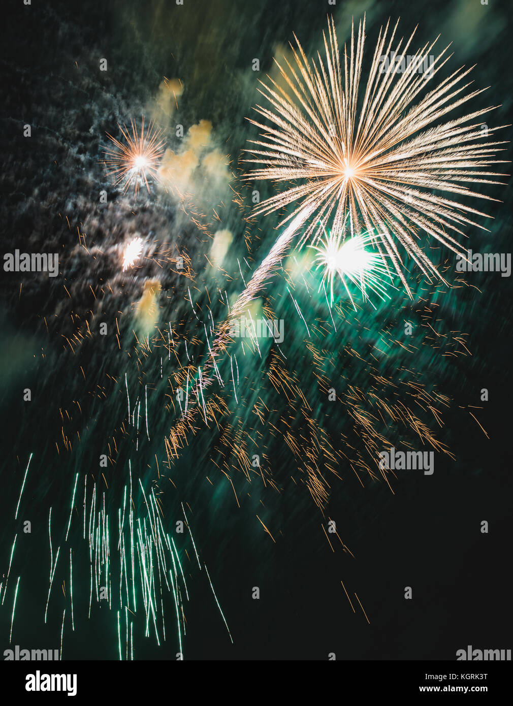Fireworks display on Bonfire night in Port Erin Stock Photo - Alamy
