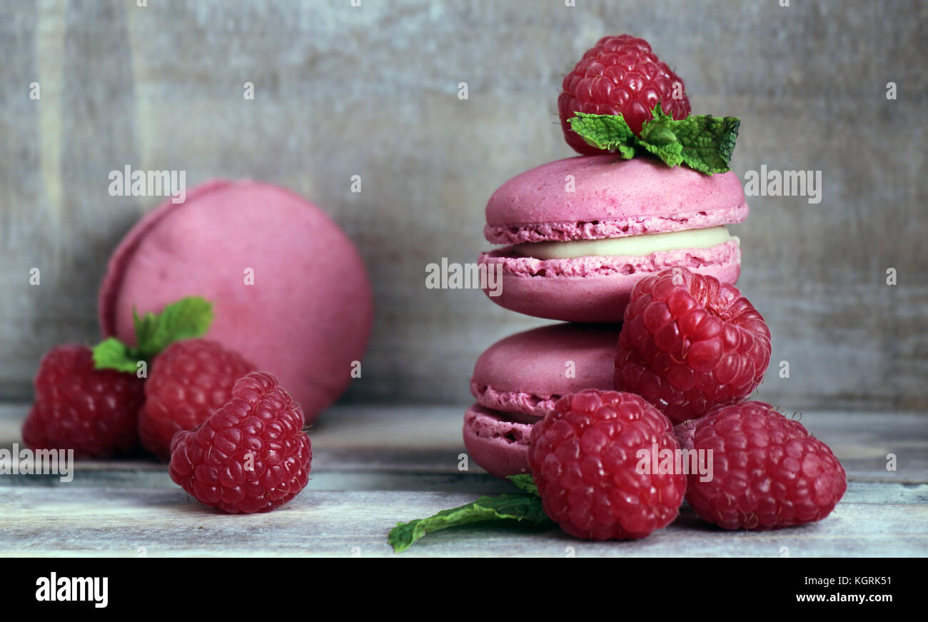 Macaroon wallpaper hi-res stock photography and images - Alamy